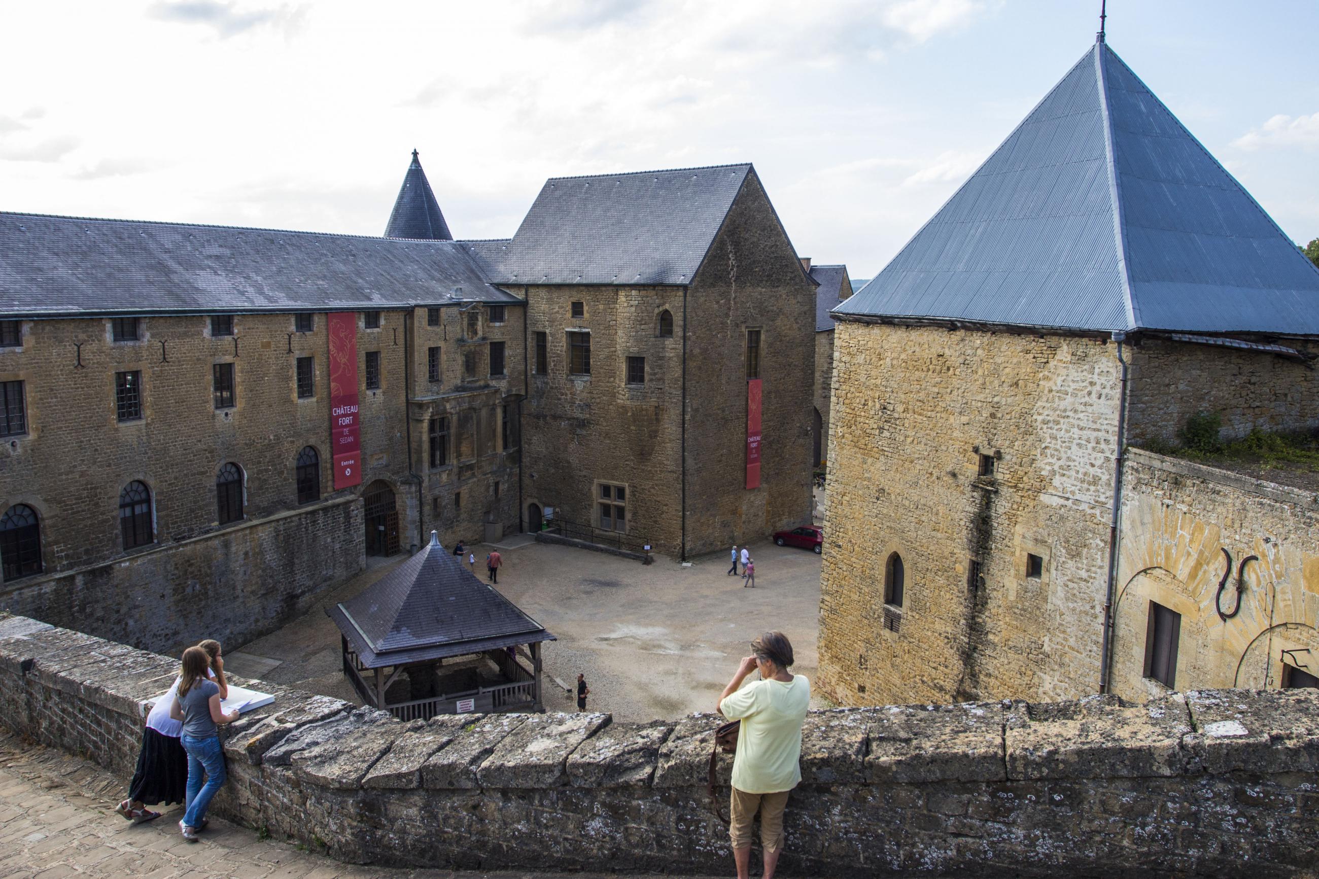 I visited Europe's biggest castle - Slow tourisme - Tourism in the Ardennes
